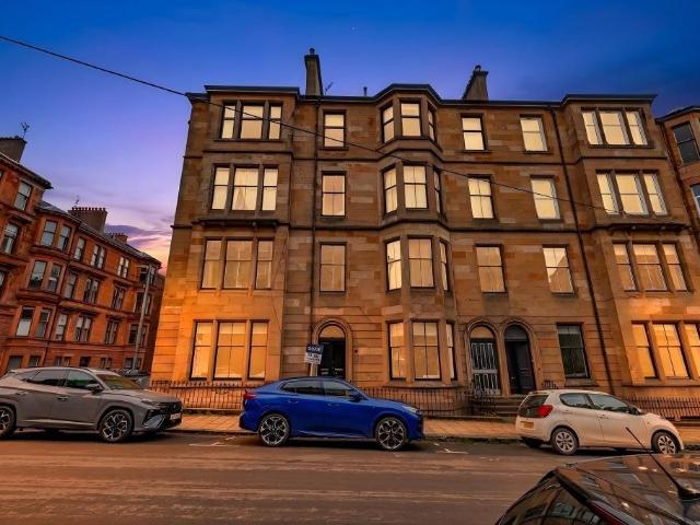 Kersland Street, Hillhead, Glasgow, G12 4 bed flat to rent £3,300 pcm £762 pw