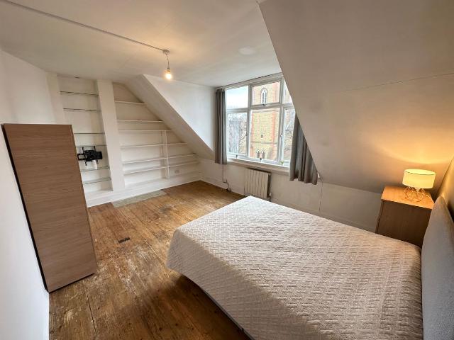 Kersley Street, London SW11, 3 bed shared accommodation to rent, £1,200 pcm | PrimeLocation
