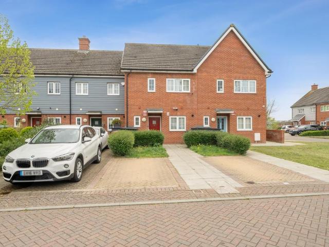 Kerswell Close, Slough, SL2 3 bed terraced house to rent £2,250 pcm £519 pw