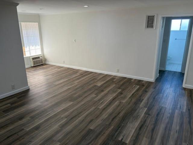 Kester Courtyard Family Partnership 2 Bedroom Apartment for Rent at 5336 Kester Ave, Los Angeles, CA 91411 Sherman Oaks