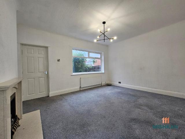 Keston Avenue, Droylsden, Manchester 2 bed semi detached house to rent £1,195 pcm £276 pw