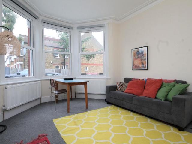 Keston Road, Haringey, N17 4 bed house to rent £3,650 pcm £842 pw