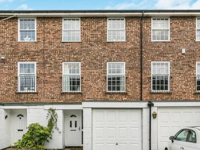 Kestrel Avenue, Staines upon thames, 4 Bedroom Terraced