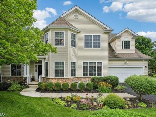 Kestrel Ct, Washington Township, Condo For Sale