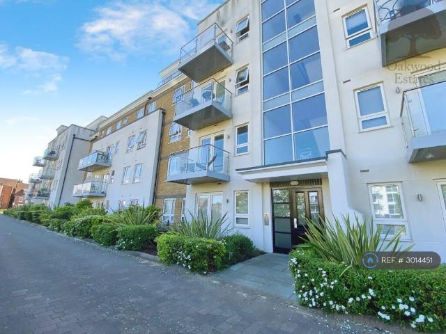 Kestrel Court, Maidenhead, SL6 2 bed flat to rent £1,750 pcm £404 pw