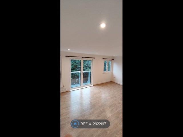 Kestrel House, Biggin Hill, Westerham TN16, 2 bed flat to rent, £1,450 pcm | PrimeLocation