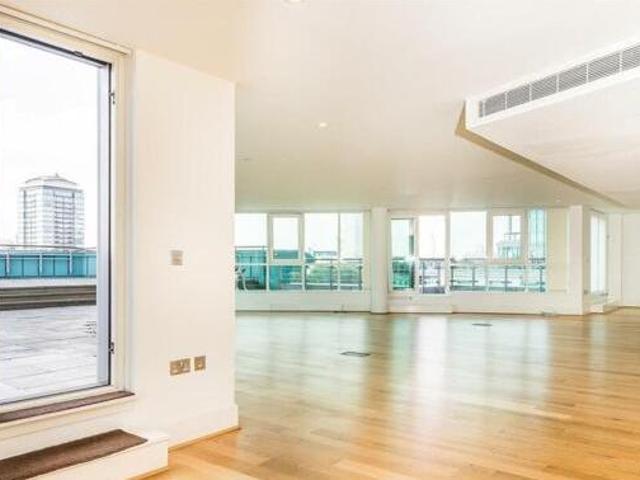 Kestrel House, St George Wharf, 3 Bedroom Flat