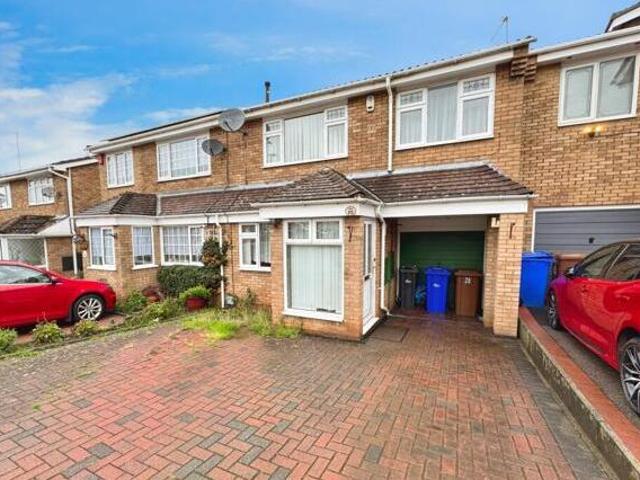 Kestrel Way, Winshill, 3 Bedroom Semi detached