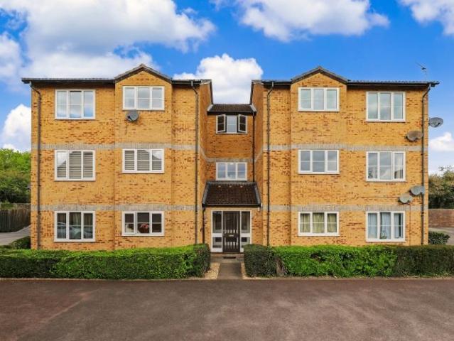 Kestrel Way, Bicester OX26, 1 bed flat to rent, £1,950 pcm | PrimeLocation