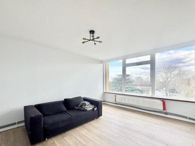 Keswick Road, London, 2 Bedroom Apartment