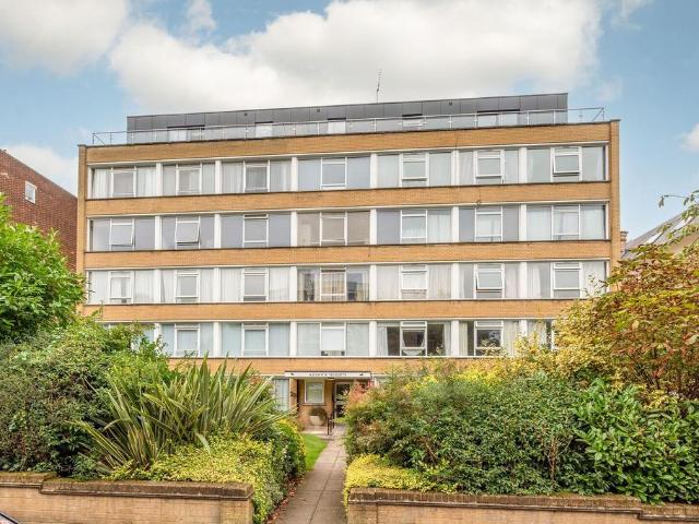 Keswick Road, Putney, London, SW15 2 bed flat to rent £3,450 pcm £796 pw
