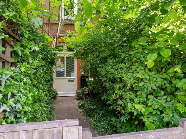 Keswick Road, Putney SW15, 2 bed flat to rent, £2,250 pcm | PrimeLocation