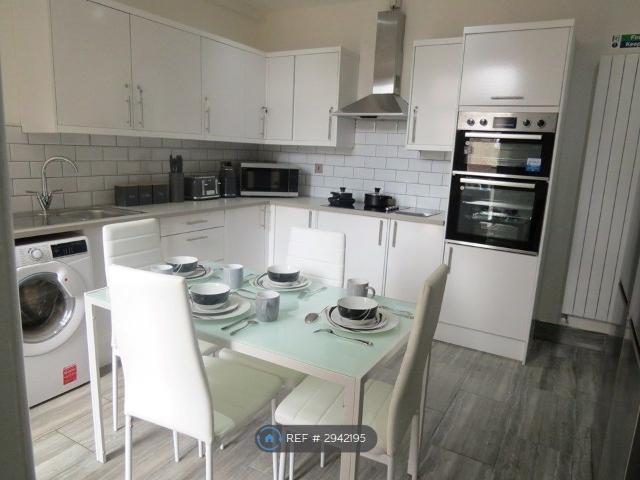 Kettering, Kettering NN16, Room to rent, £625 pcm | PrimeLocation
