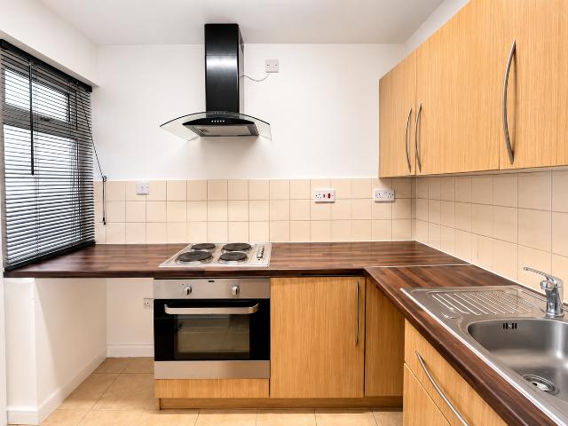 Kettering Road NN1, 1 bed flat to rent, £1,100 pcm | PrimeLocation