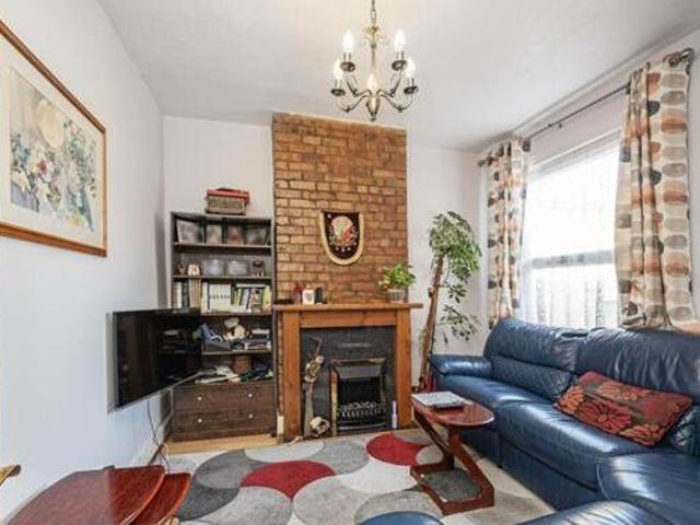Kettlebaston Road, Leyton, 3 Bedroom Flat