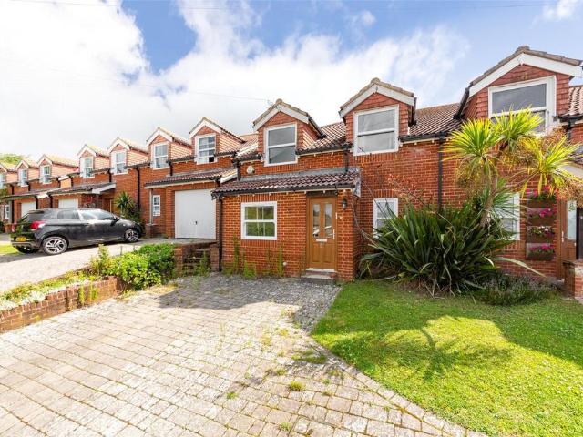 Kevin Gardens, Brighton BN2 4 bed terraced house to rent £2,300 pcm £531 pw