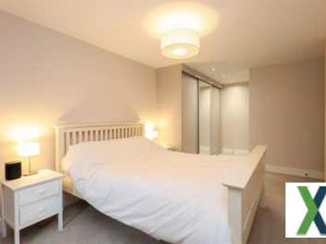 Kew Bridge Court 2 bedrooms clean apartment