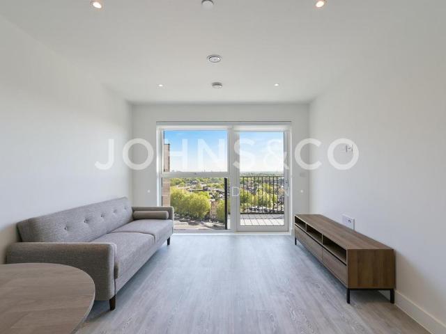 Kew Bridge Rise, Kew Bridge, London, TW8 1 bed apartment to rent £2,149 pcm £496 pw
