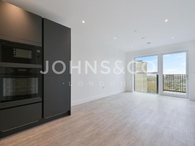 Kew Bridge Rise, Kew Bridge, London TW8, 1 bed flat to rent, £2,150 pcm | PrimeLocation