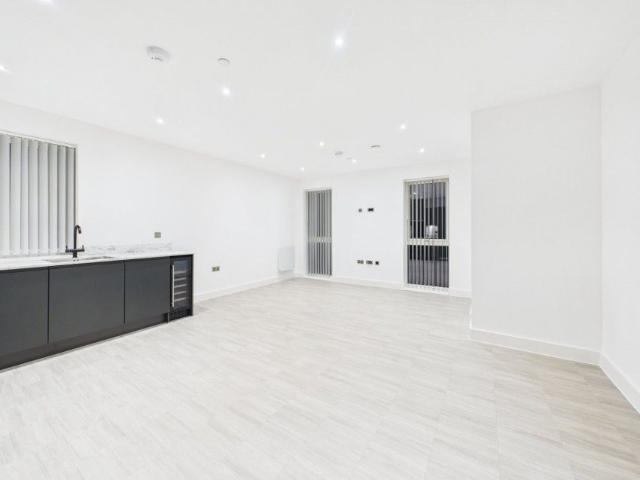Kew Bridge Road, Brentford,TW8