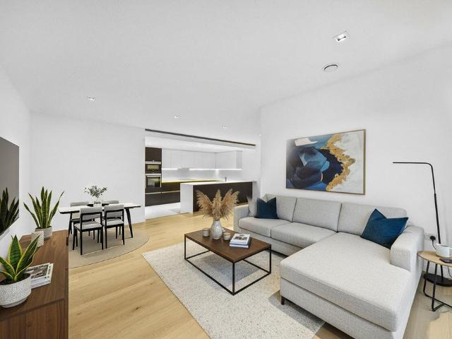 Kew Bridge Road, Brentford TW8 2 bed apartment to rent £3,300 pcm £762 pw