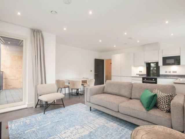 Kew Bridge Road, Brentford,TW8