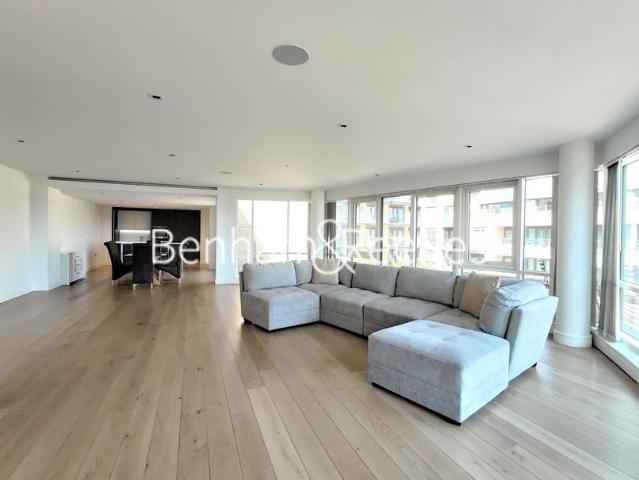 Kew Bridge Road, Brentford TW8 3 bed apartment to rent £7,500 pcm £1,731 pw