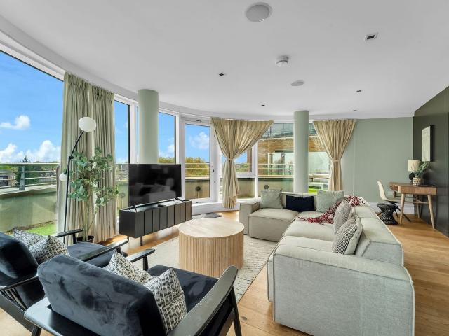 Kew Bridge Road, Brentford TW8, 3 bed penthouse to rent, £6,499 pcm | PrimeLocation