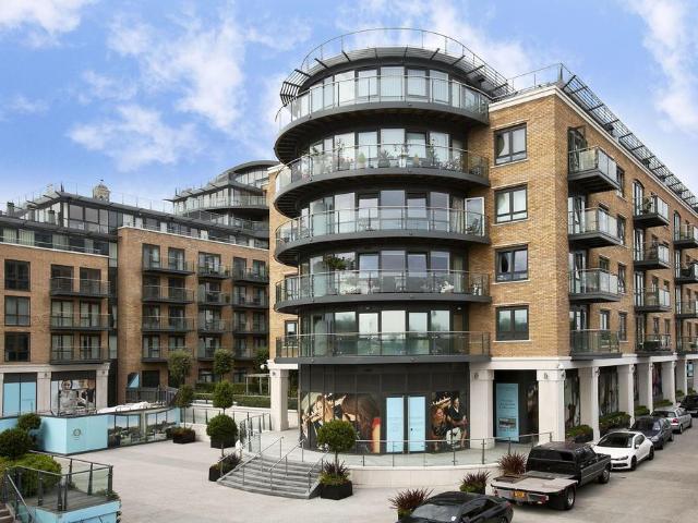 Kew Bridge Road, Brentford 1 bed flat to rent £2,250 pcm £519 pw