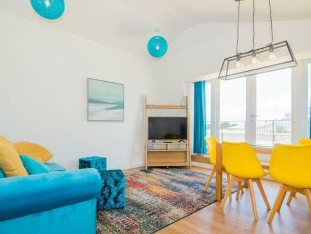 Kew Bridge Road, Brentford, 2 Bedroom Flat