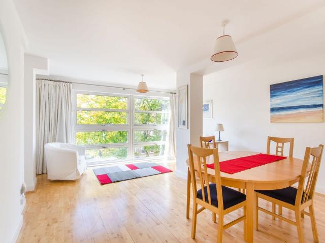Kew Bridge Road, Kew Bridge, Brentford TW8, 1 bed flat to rent, £2,100 pcm | PrimeLocation