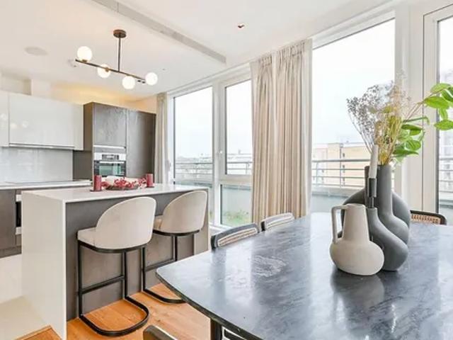 Kew Bridge Road, Strand on the Green, London, TW8 0EW, United Kingdom | 3 bed apartment for rent #137167648 | Rentberry