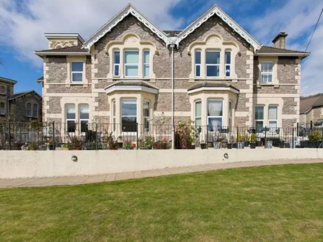 Kew Gardens, Kew Road, Weston Super Mare BS23, 2 bed flat to rent, £995 pcm | PrimeLocation