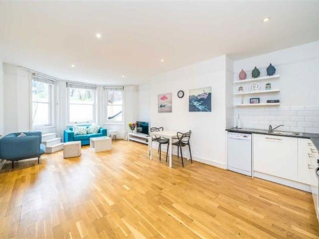 Kew Gardens Road, TW9, London