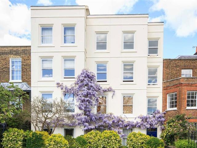 Kew Green, Kew TW9, 2 bed flat to rent, £2,995 pcm | PrimeLocation