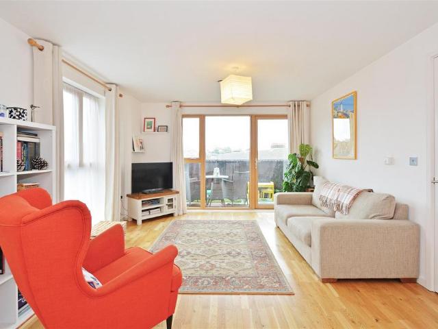 Kew House, Blackheath Hill, SE10 3 bed apartment to rent £2,700 pcm £623 pw