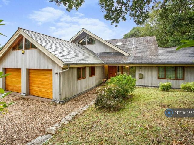 Kew Lane, Bursledon, Southampton, SO31 4 bed detached house to rent £4,200 pcm £969 pw