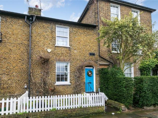 Kew Road, Kew, Richmond, Surrey, TW9 3 bed terraced house to rent £3,500 pcm £808 pw