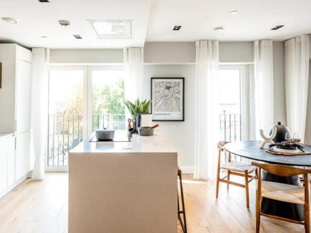 Keybridge, Exchange Gardens, 2 Bedroom Flat