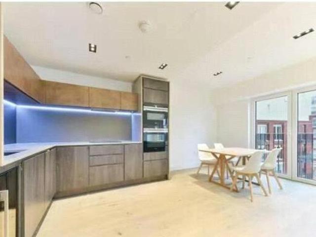 Keybridge House, Exchange Gardens, 2 Bedroom Apartment