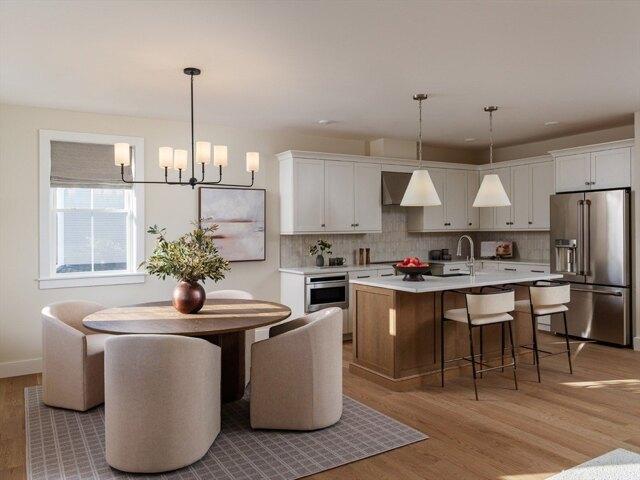 Keyhole Cir Unit, Plymouth, Condo For Sale