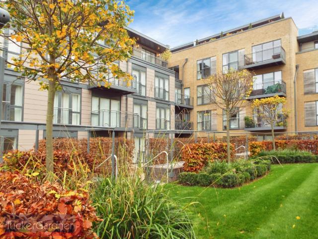 Keynes House, Cambridge, CB5 2 bed ground floor flat to rent £2,000 pcm £462 pw