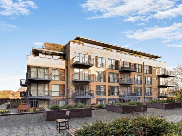 Keynes House, Kingsley Walk. 1 bed apartment to rent £1,650 pcm £381 pw