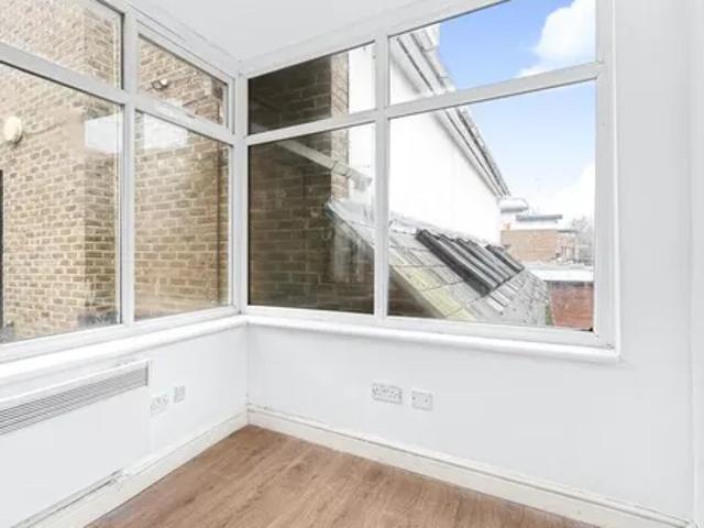 KFC, 84 Whitechapel High Street, Spitalfields, London, E1 7QX, United Kingdom | 1 bed apartment for rent #138313856 | Rentberry