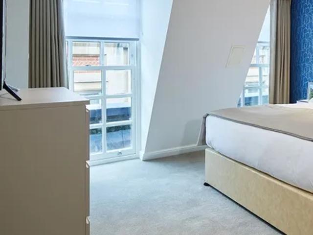 Khops, Bow Lane, St Paul's, London, EC4M 9EB, United Kingdom | 1 bed apartment for rent #154610027 | Rentberry