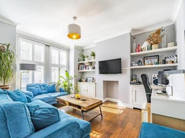 Khartoum Road, London, 1 Bedroom Maisonette