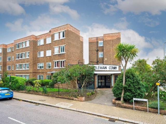 Kimber Road, London SW18 1 bed flat to rent £1,750 pcm £404 pw