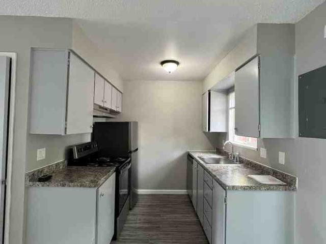 Kimberly Dawn 2 Bedroom Apartment for Rent at 15007 Se Powell Blvd, Portland, OR 97236 Centennial
