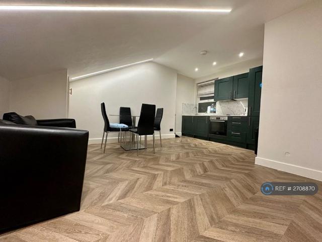 Kimberly Gardens, London, N4 1 bed flat to rent £1,750 pcm £404 pw