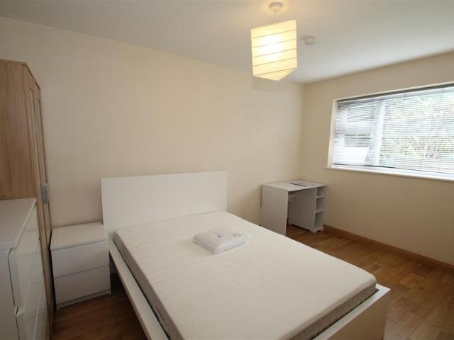 Kimbers Lane, Farnham GU9, Room to rent, £725 pcm | PrimeLocation